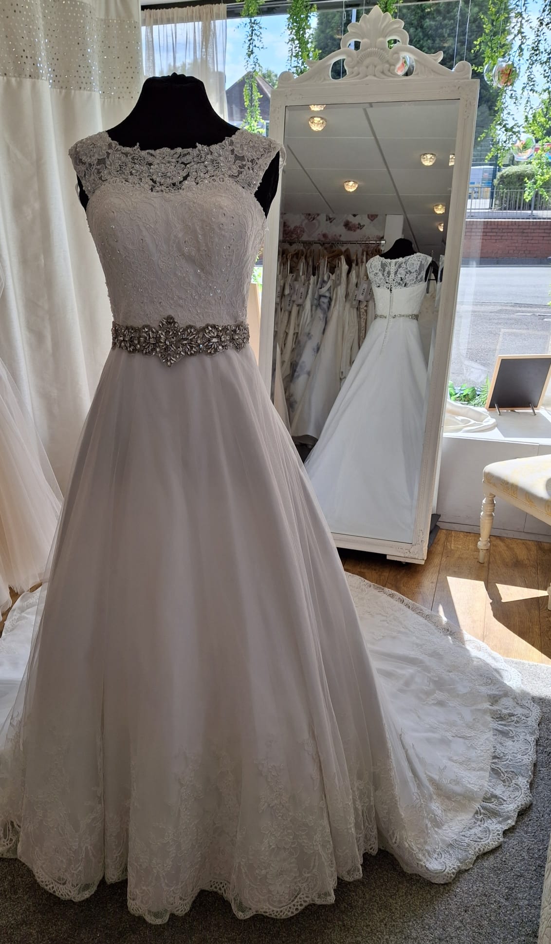 Wedding Dresses / Gowns | Utopia Bridal & Prom